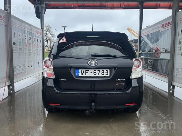 Melns Toyota Verso 2009 Ogre, ar dzinēja tilpumu 2.00 L un nobraukumu 318 tūkst. km par 3700 €, foto 8 vietnē AUTOMOTO.COM.LV