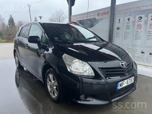 Melns Toyota Verso 2009 Ogre, ar dzinēja tilpumu 2.00 L un nobraukumu 318 tūkst. km par 3700 €, foto 3 vietnē AUTOMOTO.COM.LV
