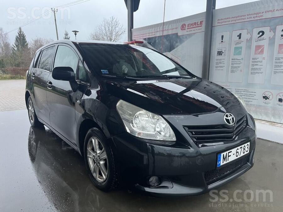 Melns Toyota Verso 2009 Ogre, ar dzinēja tilpumu 2.00 L un nobraukumu 318 tūkst. km par 3700 €, foto 3 vietnē AUTOMOTO.COM.LV