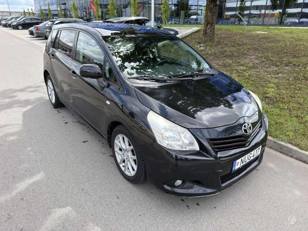 Melns Toyota Verso 2009 Panevēža, ar dzinēja tilpumu 2.23 L un nobraukumu 346 tūkst. km par 3150 €, foto 2 vietnē AUTOMOTO.COM.LV