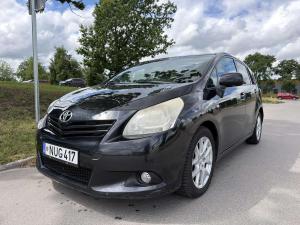 Black Toyota Verso 2009 in Panevezys, with an engine capacity of 2.23 L and mileage of 346 thousand km for 3150 €, photo 4 on AUTOMOTO.COM.LV