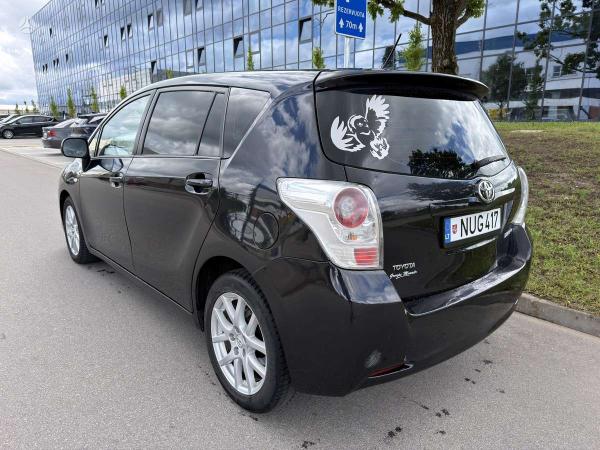 Melns Toyota Verso 2009 Panevēža, ar dzinēja tilpumu 2.23 L un nobraukumu 346 tūkst. km par 3150 €, foto 7 vietnē AUTOMOTO.COM.LV
