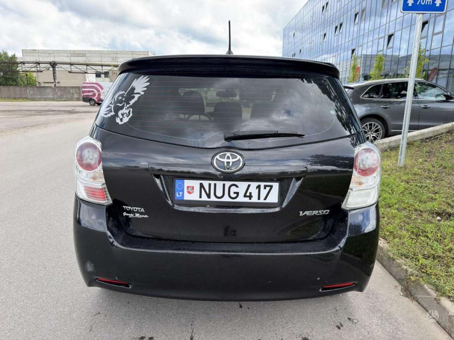 Black Toyota Verso 2009 in Panevezys, with an engine capacity of 2.23 L and mileage of 346 thousand km for 3150 €, photo 10 on AUTOMOTO.COM.LV