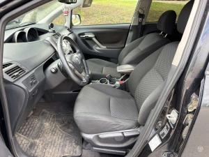 Black Toyota Verso 2009 in Panevezys, with an engine capacity of 2.23 L and mileage of 346 thousand km for 3150 €, photo 15 on AUTOMOTO.COM.LV