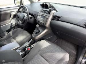 Black Toyota Verso 2009 in Panevezys, with an engine capacity of 2.23 L and mileage of 346 thousand km for 3150 €, photo 18 on AUTOMOTO.COM.LV