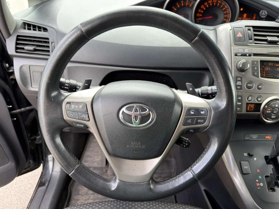 Black Toyota Verso 2009 in Panevezys, with an engine capacity of 2.23 L and mileage of 346 thousand km for 3150 €, photo 21 on AUTOMOTO.COM.LV