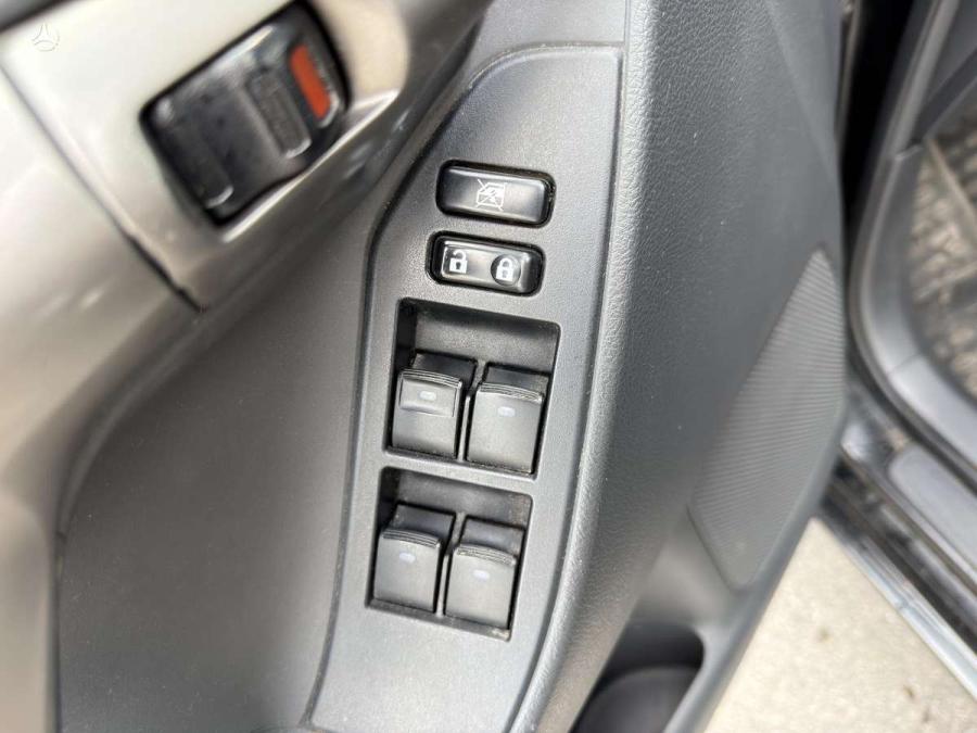 Black Toyota Verso 2009 in Panevezys, with an engine capacity of 2.23 L and mileage of 346 thousand km for 3150 €, photo 31 on AUTOMOTO.COM.LV