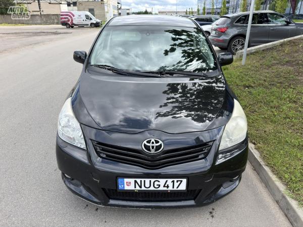 Black Toyota Verso 2009 in Panevezys, with an engine capacity of 2.20 L and mileage of 346 thousand km for 3150 €, photo 6 on AUTOMOTO.COM.LV