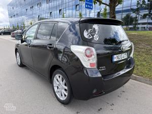Black Toyota Verso 2009 in Panevezys, with an engine capacity of 2.20 L and mileage of 346 thousand km for 3150 €, photo 8 on AUTOMOTO.COM.LV