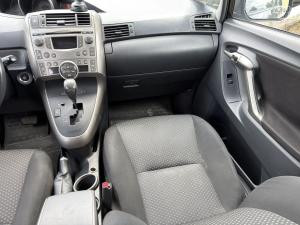 Black Toyota Verso 2009 in Panevezys, with an engine capacity of 2.20 L and mileage of 346 thousand km for 3150 €, photo 17 on AUTOMOTO.COM.LV