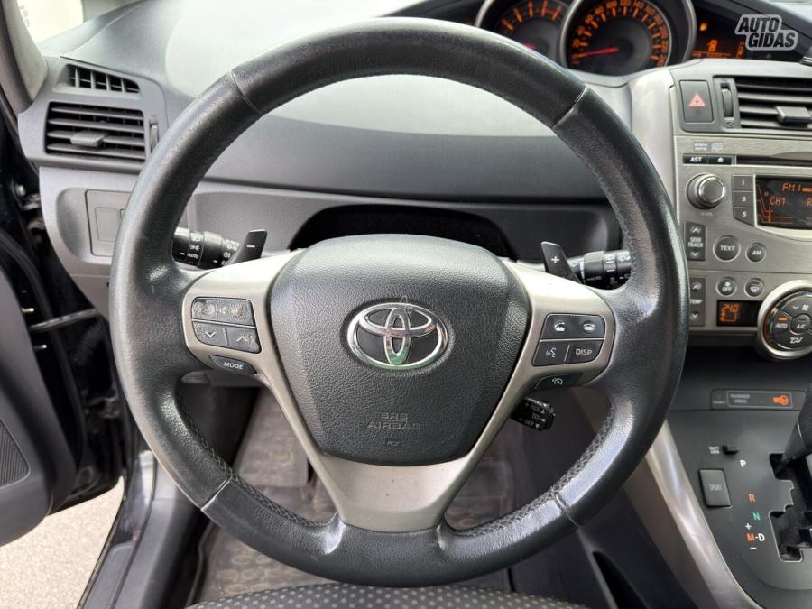 Black Toyota Verso 2009 in Panevezys, with an engine capacity of 2.20 L and mileage of 346 thousand km for 3150 €, photo 21 on AUTOMOTO.COM.LV