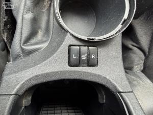 Black Toyota Verso 2009 in Panevezys, with an engine capacity of 2.20 L and mileage of 346 thousand km for 3150 €, photo 29 on AUTOMOTO.COM.LV