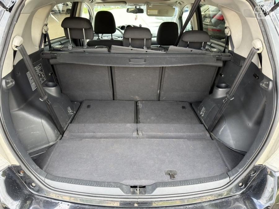 Black Toyota Verso 2009 in Panevezys, with an engine capacity of 2.20 L and mileage of 346 thousand km for 3150 €, photo 34 on AUTOMOTO.COM.LV