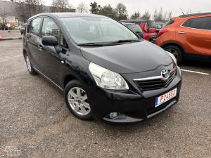 Melns Toyota Verso 2010 Alīta, ar dzinēja tilpumu 1.80 L un nobraukumu 215 tūkst. km par 5700 €, foto 2 vietnē AUTOMOTO.COM.LV