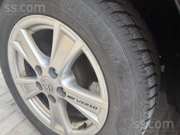 Melns Toyota Verso 2010 Tukums, ar dzinēja tilpumu 2.00 L un nobraukumu 311 tūkst. km par 3450 €, foto 3 vietnē AUTOMOTO.COM.LV