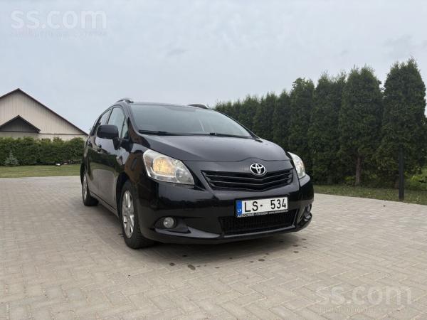 Melns Toyota Verso 2010 Tukums, ar dzinēja tilpumu 2.00 L un nobraukumu 311 tūkst. km par 3450 €, foto 6 vietnē AUTOMOTO.COM.LV