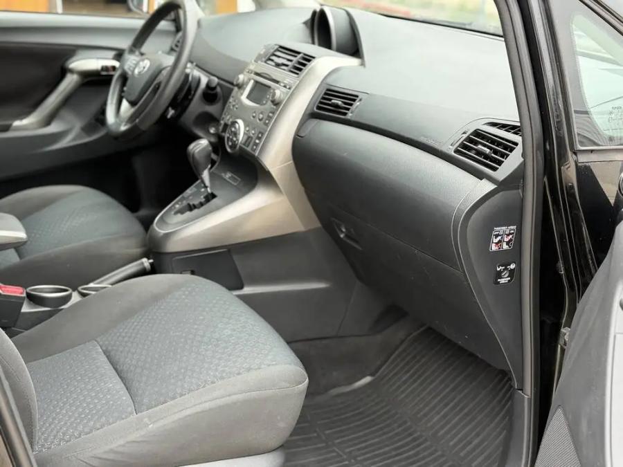 Melns Toyota Verso 2010 Rīga, ar dzinēja tilpumu 2.20 L un nobraukumu 230 tūkst. km par 4650 €, foto 13 vietnē AUTOMOTO.COM.LV