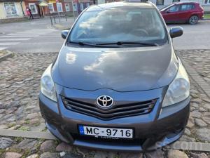 Melns Toyota Verso 2010 Daugavpils, ar dzinēja tilpumu 2.00 L un nobraukumu 251 tūkst. km par 5000 €, foto  vietnē AUTOMOTO.COM.LV