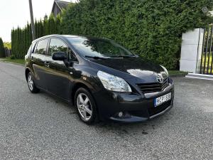 Black Toyota Verso 2010 in Vilnius, with an engine capacity of 2.00 L and mileage of 280 thousand km for 2500 €, photo 4 on AUTOMOTO.COM.LV