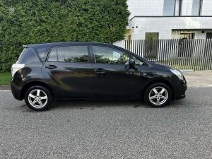 Black Toyota Verso 2010 in Vilnius, with an engine capacity of 2.00 L and mileage of 280 thousand km for 2500 €, photo 5 on AUTOMOTO.COM.LV