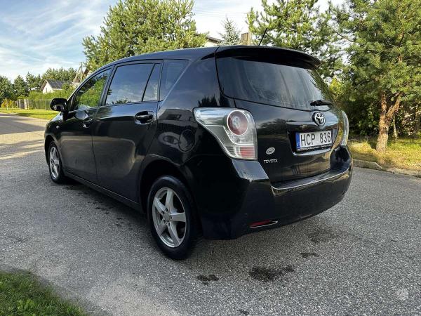 Toyota Verso 2010 in Vilnius on AUTOMOTO.COM.LV Black Toyota Verso 2010 in Vilnius, with an engine capacity of 2.00 L and mileage of 280 thousand km for 2500 €, photo 8 on AUTOMOTO.COM.LV