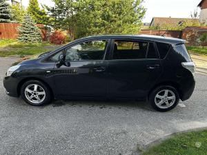 Black Toyota Verso 2010 in Vilnius, with an engine capacity of 2.00 L and mileage of 280 thousand km for 2500 €, photo 9 on AUTOMOTO.COM.LV