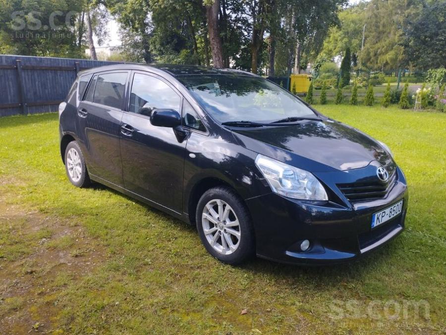 Melns Toyota Verso 2011 Ludza, ar dzinēja tilpumu 2.00 L un nobraukumu 266 tūkst. km par 3500 €, foto 1 vietnē AUTOMOTO.COM.LV