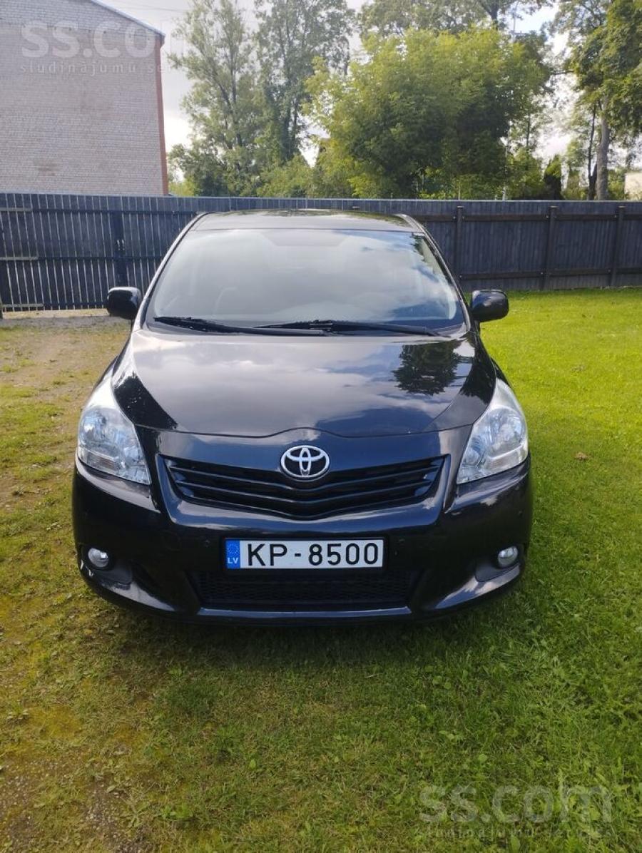 Melns Toyota Verso 2011 Ludza, ar dzinēja tilpumu 2.00 L un nobraukumu 266 tūkst. km par 3500 €, foto 5 vietnē AUTOMOTO.COM.LV