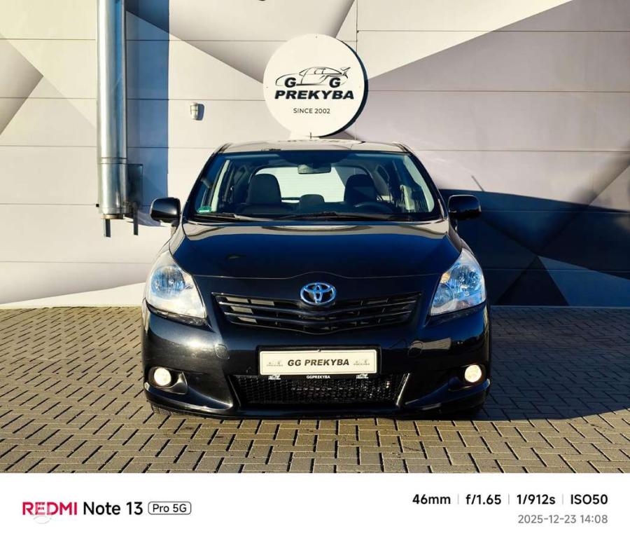 Melns Toyota Verso 2011 Kauņa, ar dzinēja tilpumu 1.80 L un nobraukumu 123 tūkst. km par 6450 €, foto 3 vietnē AUTOMOTO.COM.LV