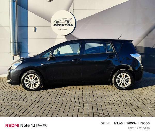 Black Toyota Verso 2011 in Kaunas, with an engine capacity of 1.80 L and mileage of 123 thousand km for 6450 €, photo 6 on AUTOMOTO.COM.LV
