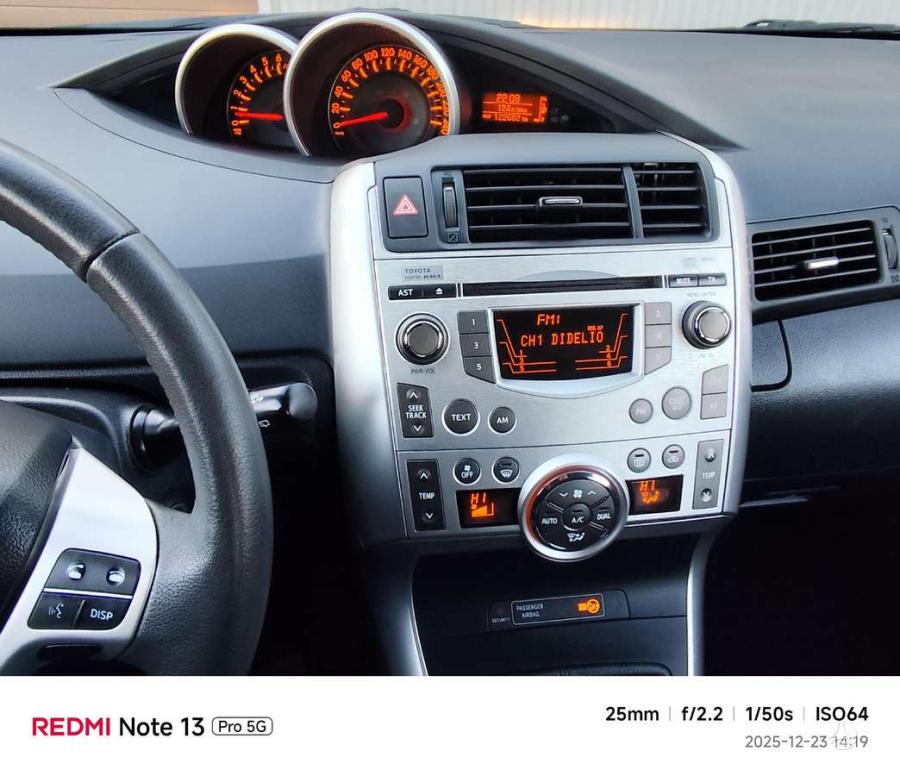 Melns Toyota Verso 2011 Kauņa, ar dzinēja tilpumu 1.80 L un nobraukumu 123 tūkst. km par 6450 €, foto 15 vietnē AUTOMOTO.COM.LV