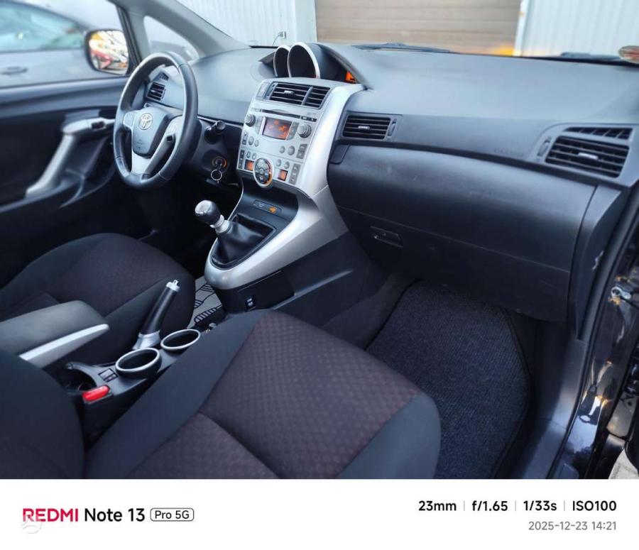 Melns Toyota Verso 2011 Kauņa, ar dzinēja tilpumu 1.80 L un nobraukumu 123 tūkst. km par 6450 €, foto 20 vietnē AUTOMOTO.COM.LV
