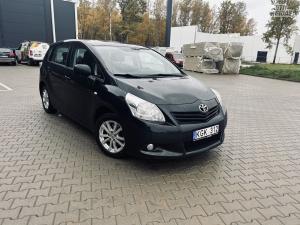 Black Toyota Verso 2011 in Kaunas, with an engine capacity of 2.00 L and mileage of 298 thousand km for 3750 €, photo  on AUTOMOTO.COM.LV