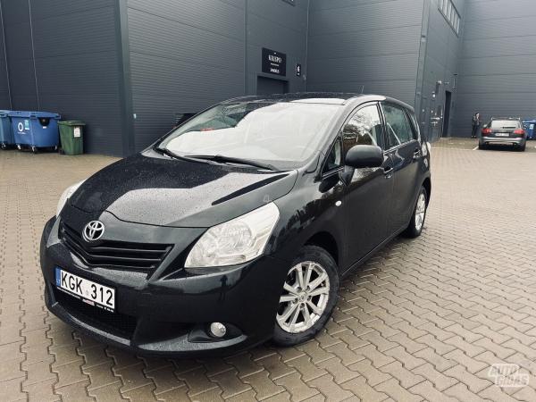 Melns Toyota Verso 2011 Kauņa, ar dzinēja tilpumu 2.00 L un nobraukumu 298 tūkst. km par 3750 €, foto 2 vietnē AUTOMOTO.COM.LV