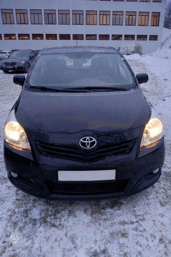 Black Toyota Verso 2011 in Vilnius, with an engine capacity of 1.80 L and mileage of 225 thousand km for 5200 €, photo 1 on AUTOMOTO.COM.LV