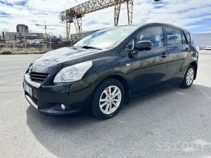 Черный Тойота Версо 2011 в Рига, объемом двигателя 1.80 л и пробегом 295 тыс. км за 3900 €, фото  на AUTOMOTO.COM.LV