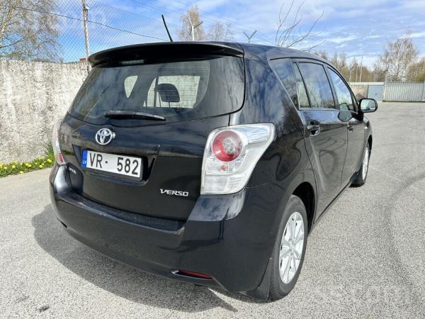Melns Toyota Verso 2011 Rīga, ar dzinēja tilpumu 1.80 L un nobraukumu 295 tūkst. km par 3900 €, foto 3 vietnē AUTOMOTO.COM.LV