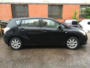 Black Toyota Verso 2011 in Riga, with an engine capacity of 1.80 L and mileage of 295 thousand km for 3900 €, photo 8 on AUTOMOTO.COM.LV