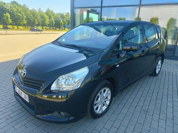 Melns Toyota Verso 2011 Klaipėda, ar dzinēja tilpumu 2.00 L un nobraukumu 192 tūkst. km par 3999 €, foto 2 vietnē AUTOMOTO.COM.LV