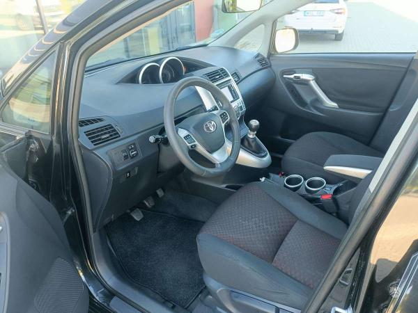 Melns Toyota Verso 2011 Klaipėda, ar dzinēja tilpumu 2.00 L un nobraukumu 192 tūkst. km par 3999 €, foto 5 vietnē AUTOMOTO.COM.LV