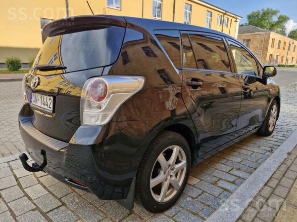 Melns Toyota Verso 2011 Daugavpils, ar dzinēja tilpumu 2.20 L un nobraukumu 265 tūkst. km par 5350 €, foto 7 vietnē AUTOMOTO.COM.LV