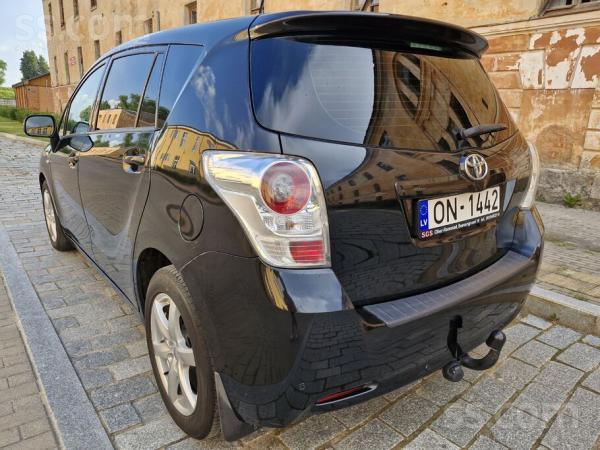 Melns Toyota Verso 2011 Daugavpils, ar dzinēja tilpumu 2.20 L un nobraukumu 265 tūkst. km par 5350 €, foto 8 vietnē AUTOMOTO.COM.LV