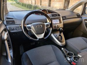 Black Toyota Verso 2011 in Daugavpils, with an engine capacity of 2.20 L and mileage of 265 thousand km for 5350 €, photo 11 on AUTOMOTO.COM.LV