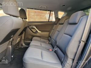 Black Toyota Verso 2011 in Daugavpils, with an engine capacity of 2.20 L and mileage of 265 thousand km for 5350 €, photo 17 on AUTOMOTO.COM.LV