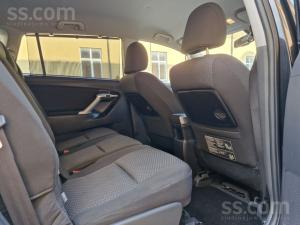 Black Toyota Verso 2011 in Daugavpils, with an engine capacity of 2.20 L and mileage of 265 thousand km for 5350 €, photo 19 on AUTOMOTO.COM.LV