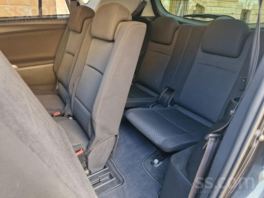 Black Toyota Verso 2011 in Daugavpils, with an engine capacity of 2.20 L and mileage of 265 thousand km for 5350 €, photo 20 on AUTOMOTO.COM.LV