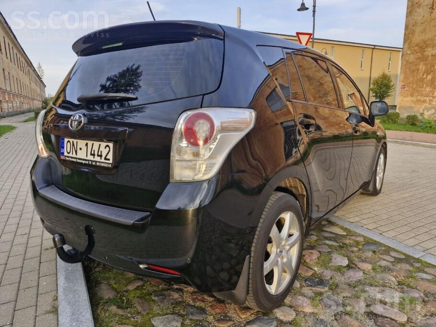 Melns Toyota Verso 2011 Daugavpils, ar dzinēja tilpumu 2.20 L un nobraukumu 265 tūkst. km par 4790 €, foto 8 vietnē AUTOMOTO.COM.LV