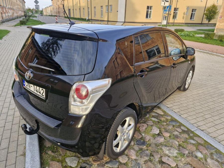 Melns Toyota Verso 2011 Daugavpils, ar dzinēja tilpumu 2.20 L un nobraukumu 265 tūkst. km par 4790 €, foto 9 vietnē AUTOMOTO.COM.LV