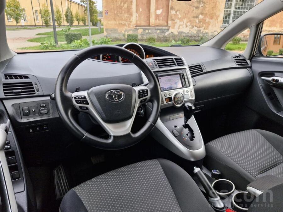 Melns Toyota Verso 2011 Daugavpils, ar dzinēja tilpumu 2.20 L un nobraukumu 265 tūkst. km par 4790 €, foto 10 vietnē AUTOMOTO.COM.LV