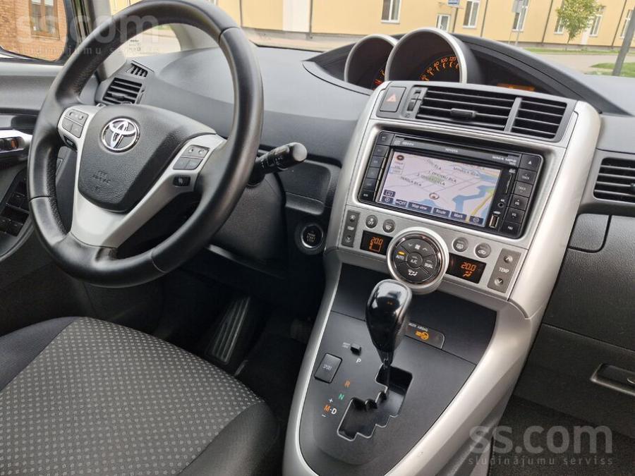 Melns Toyota Verso 2011 Daugavpils, ar dzinēja tilpumu 2.20 L un nobraukumu 265 tūkst. km par 4790 €, foto 14 vietnē AUTOMOTO.COM.LV